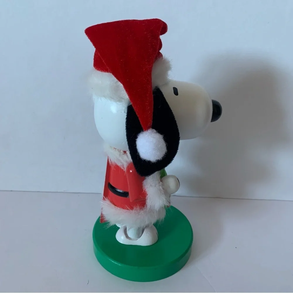 Peanuts | Holiday | Nwt Peanuts Snoopy 85 Nutcracker With Santa Hat ...